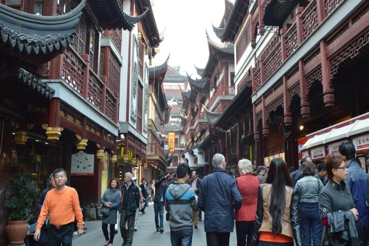 Shanghai Old Street - see what Shanghai looked like a century ago