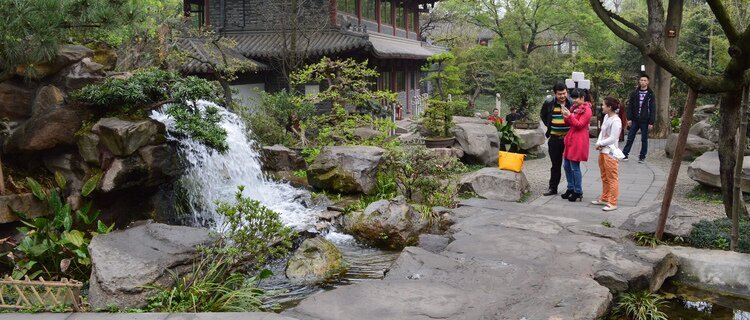 Chengdu Weather in April