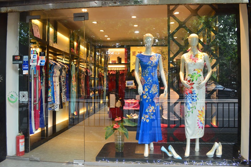 Traditional Chinese Clothing: Hanfu, Qipao, Tang Suit, Zhongshan Suit
