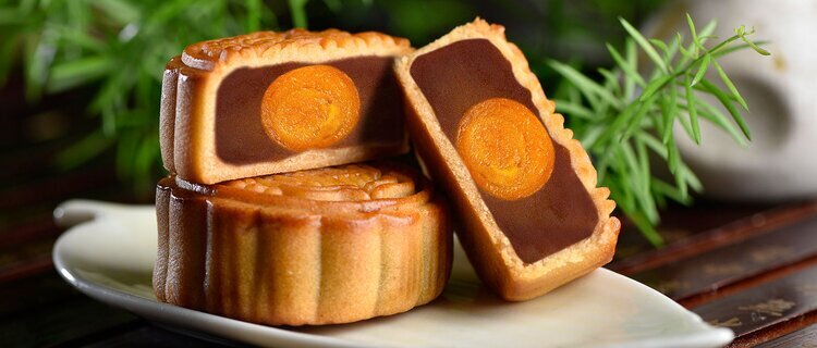 Mid-Autumn Festival Food (Top 12 Dishes You Must Try)