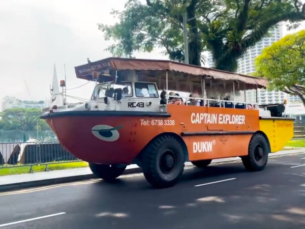 Captain Explorer DUKW Tour - Duck Tour Singapore