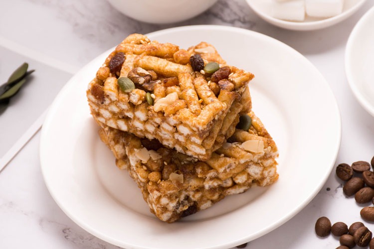 Top 26 Popular Chinese Desserts/Snacks You Should Try