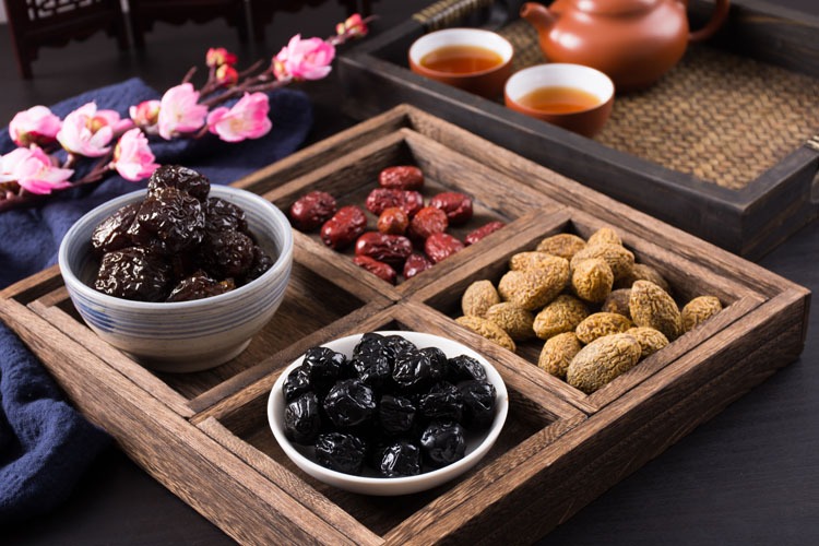 Top 26 Popular Chinese Desserts/Snacks You Should Try