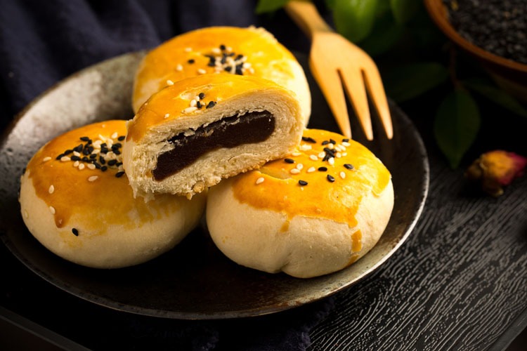 Top 26 Popular Chinese Desserts/Snacks You Should Try