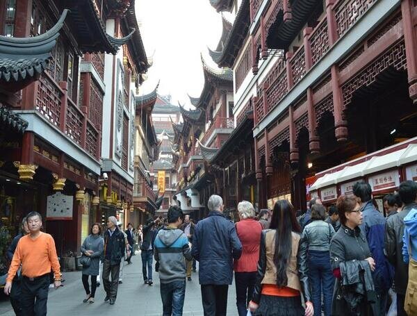 Shanghai Old Street - see what Shanghai looked like a century ago